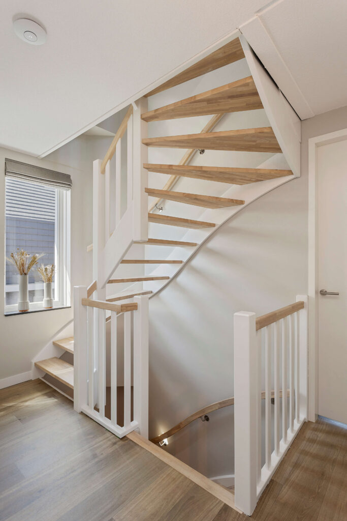 Halve draai trap - Basistrappen